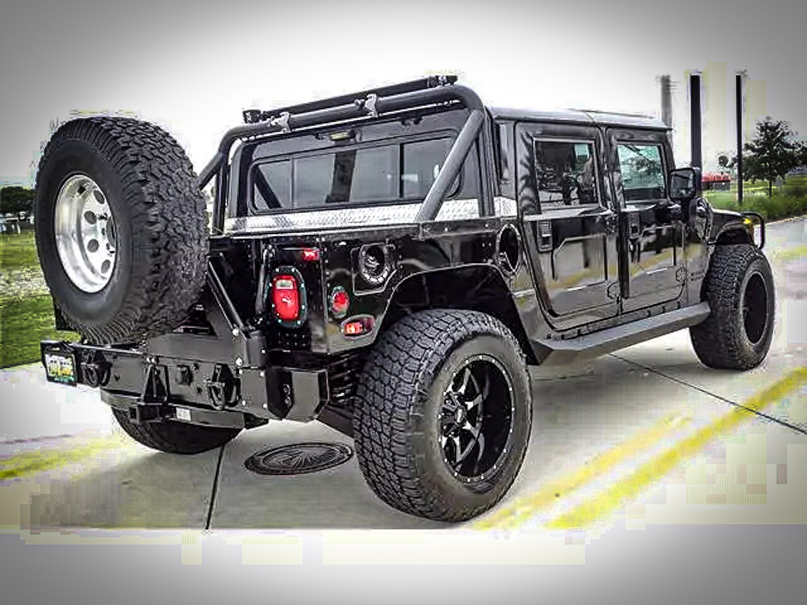 Hummer H1 Stands Out In a Sea of Look-Alike SUVs - eBay Motors Blog