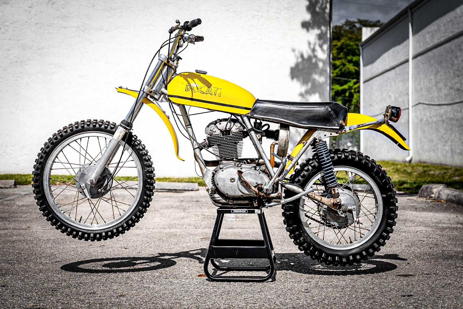 Rare Ducati 450 R/T Desmo Resurfaces - eBay Motors Blog