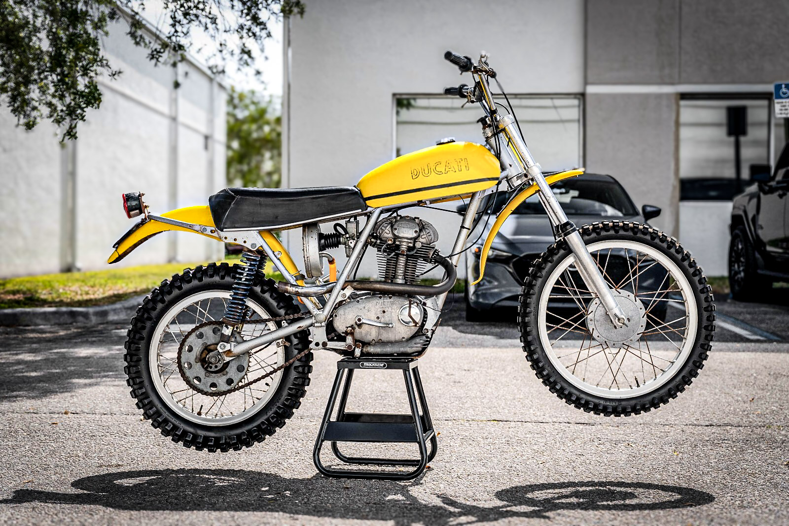 Rare Ducati 450 R/T Desmo Resurfaces - eBay Motors Blog